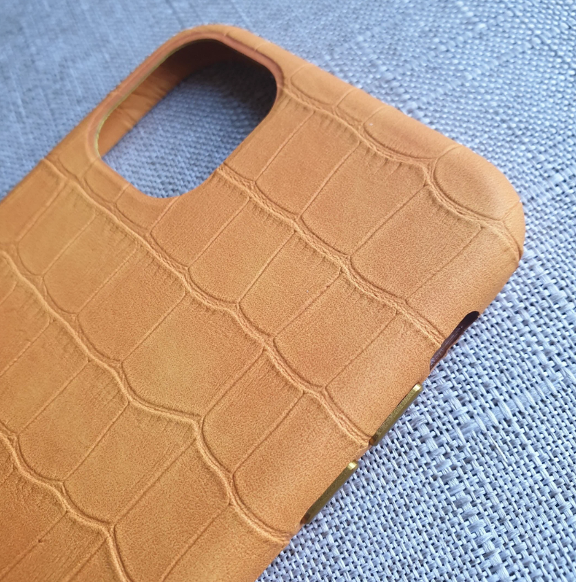 Чехол-накладка MyPads для iPhone XI / iPhone 11 экзотический обтянутый качественной импортной кожей с фактурным тиснением крокодила, светло-коричневый