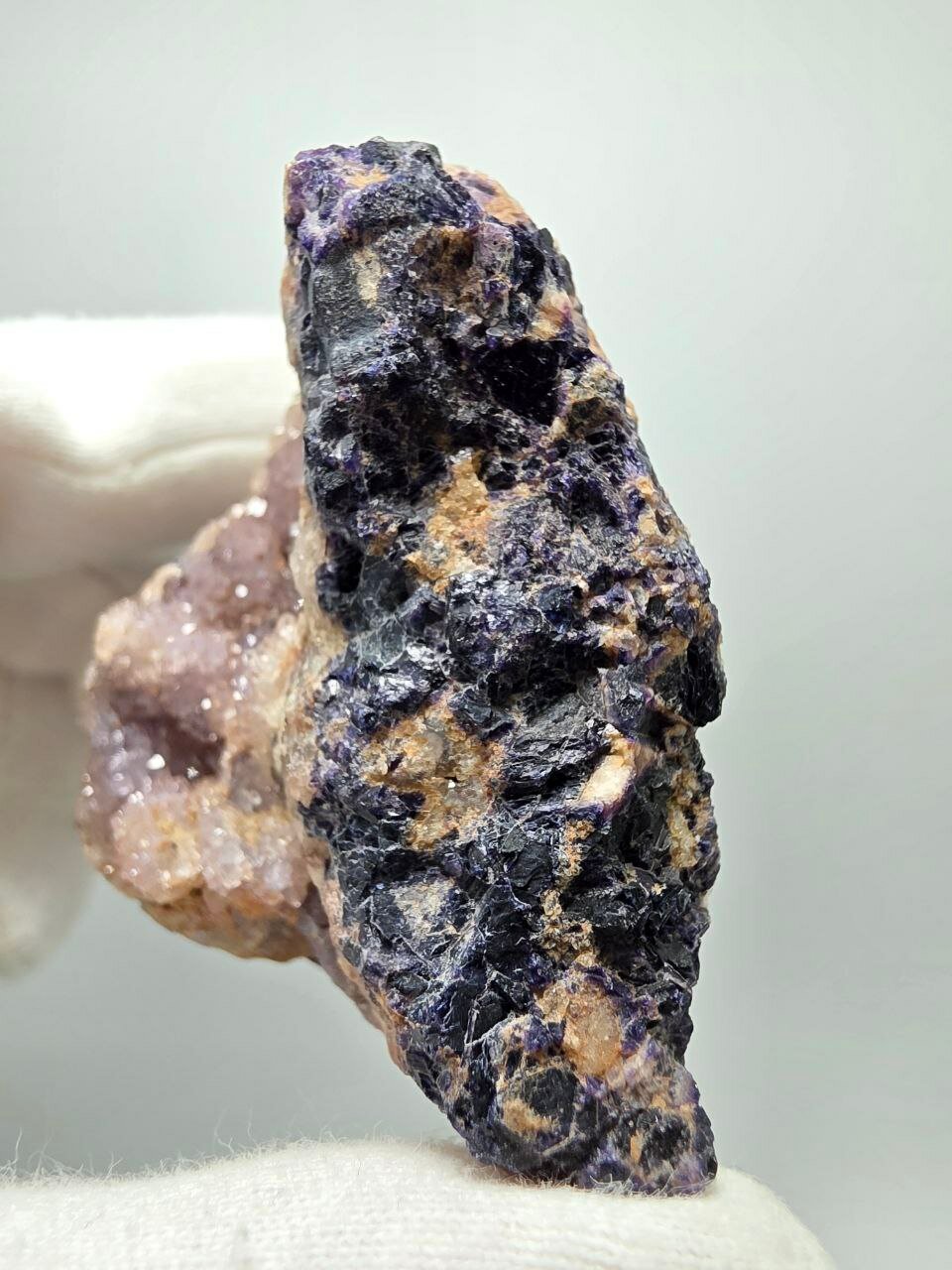 Аметист 54 мм, 79 г.