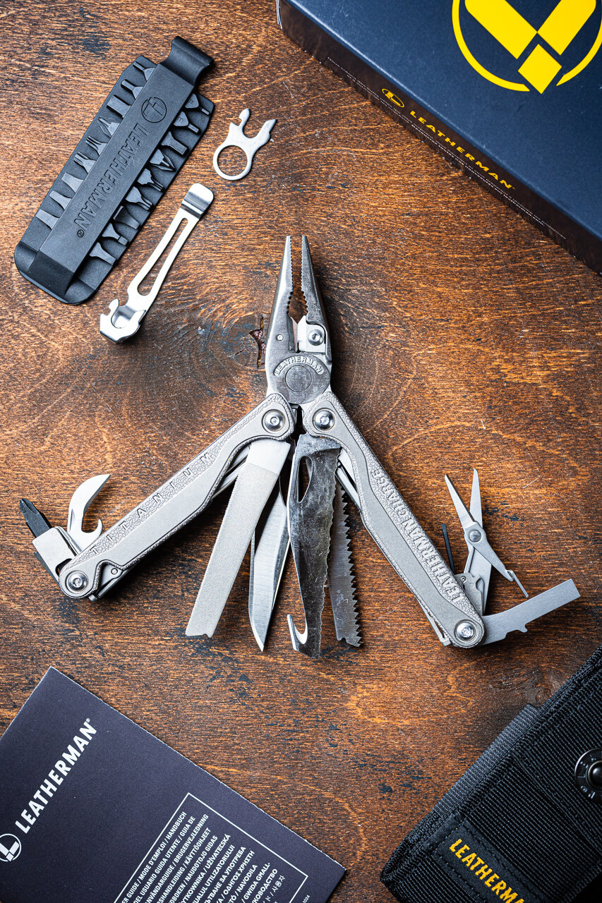 Мультитул LEATHERMAN Charge Plus TTi (832528) с чехлом на кнопке, клипсой, кольцом и битами