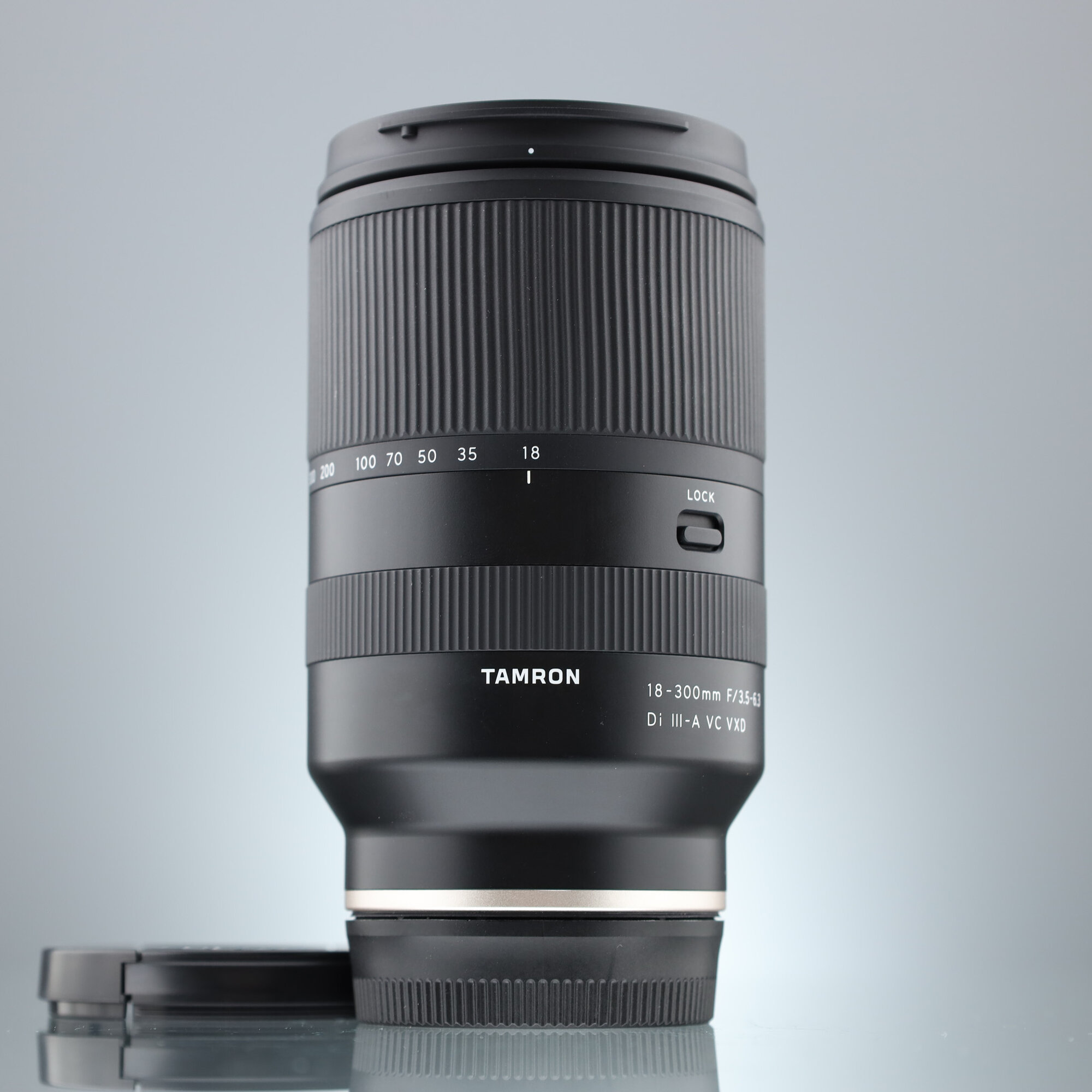 Объектив Tamron 18-300mm f/3.5-6.3 Di III-A VC VXD (B061S) Sony E