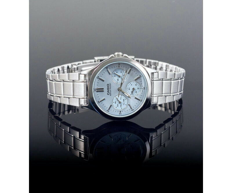 Наручные часы CASIO Standard, голубой, серебряный — фото 1