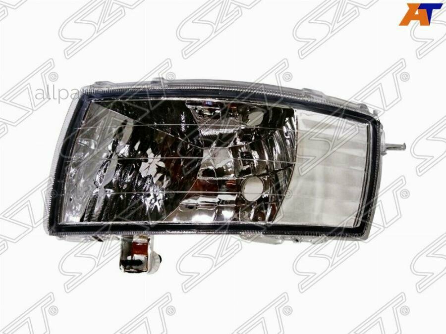 SAT ST-212-2031L Фара противотуманная (Слева) Toyota Corolla (E120) 02-04 / Corolla Fielder 02-04