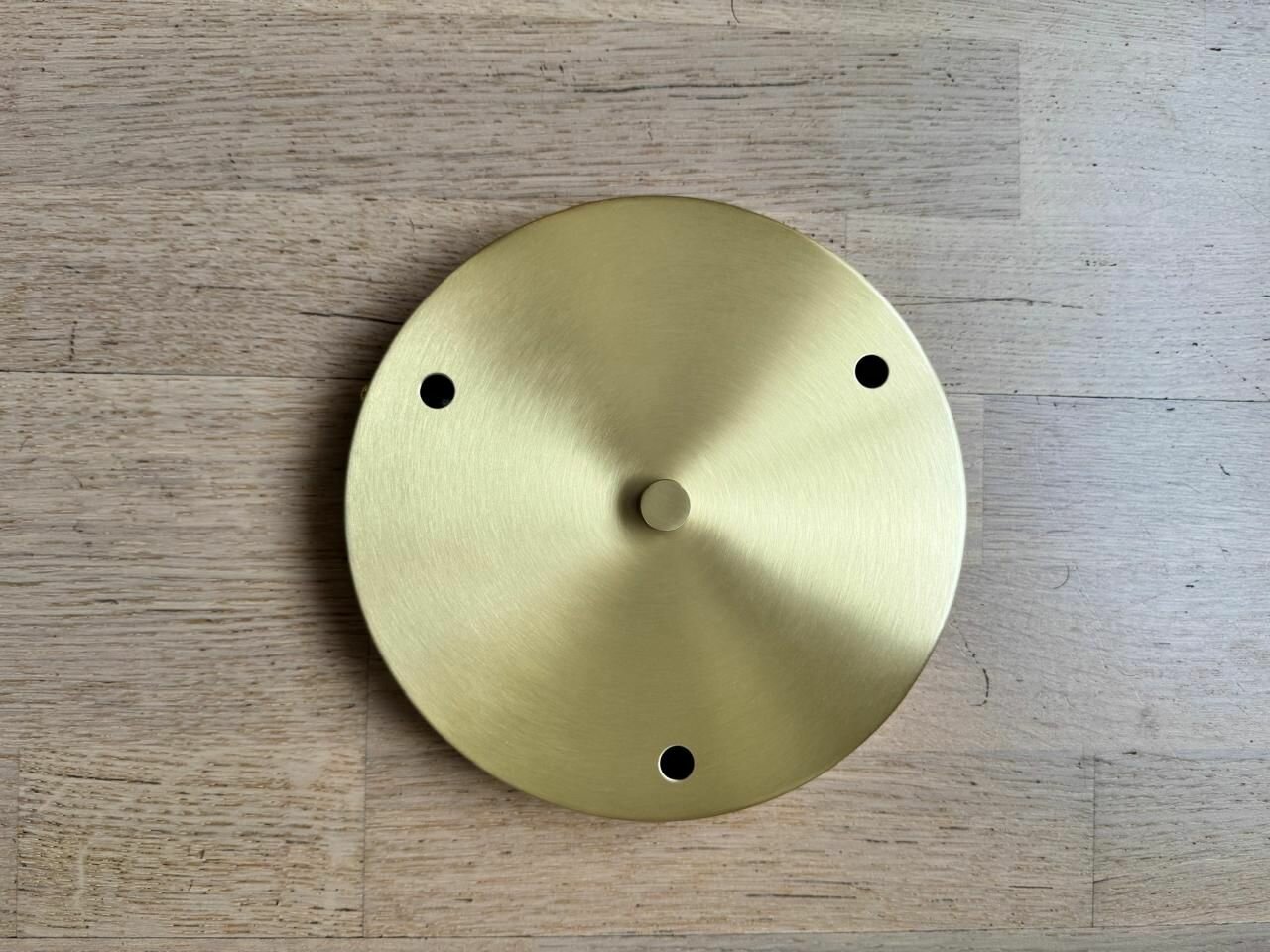 Потолочное крепление (чаша) для светильника с 3 отверстиями, Диаметр 18 см, латунь