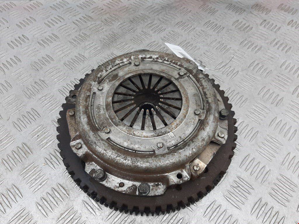 Маховик (демпфер сцепления) Renault Sandero 1 302050453R арт. 2079950