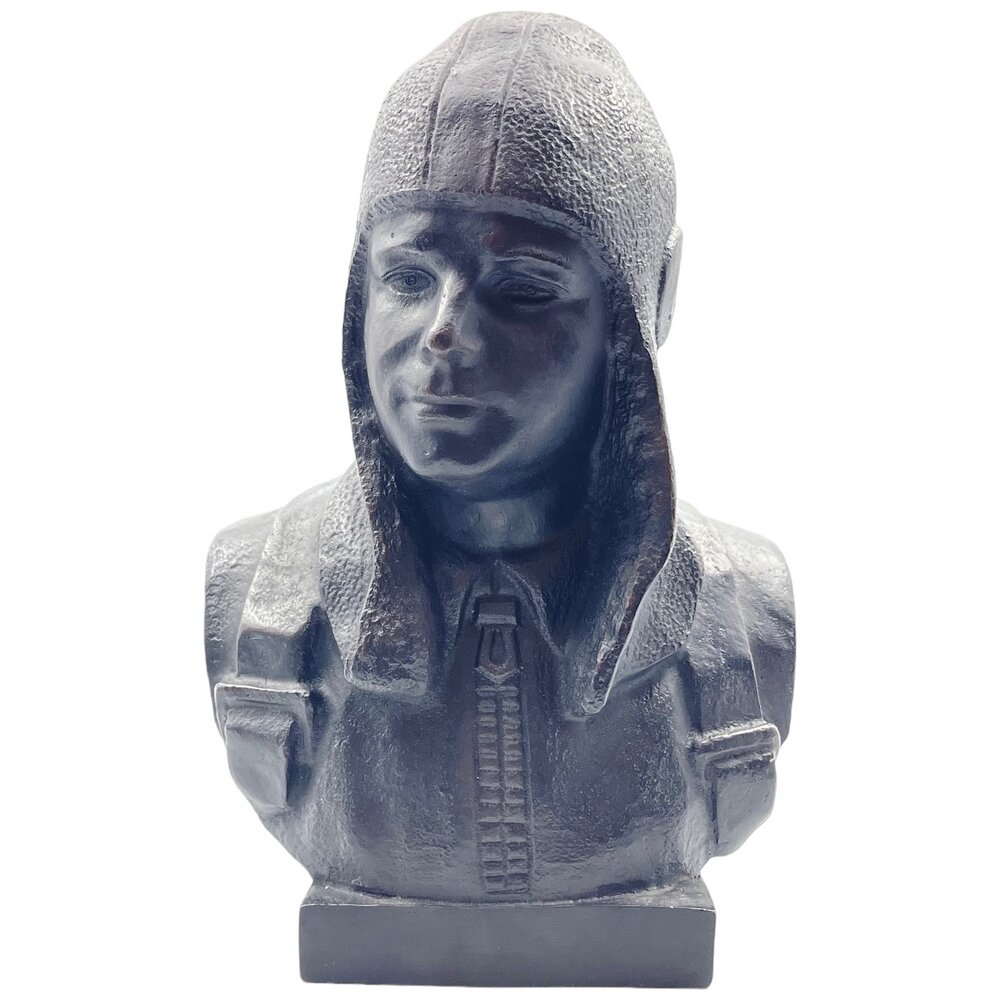 Чугунный бюст "Ю. А. Гагарин" 1966 г. Касли, СССР