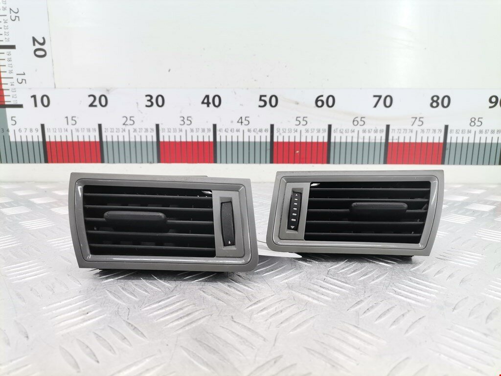 Дефлектор обдува салона Skoda Rapid 1 5JA819702 арт. 1819054