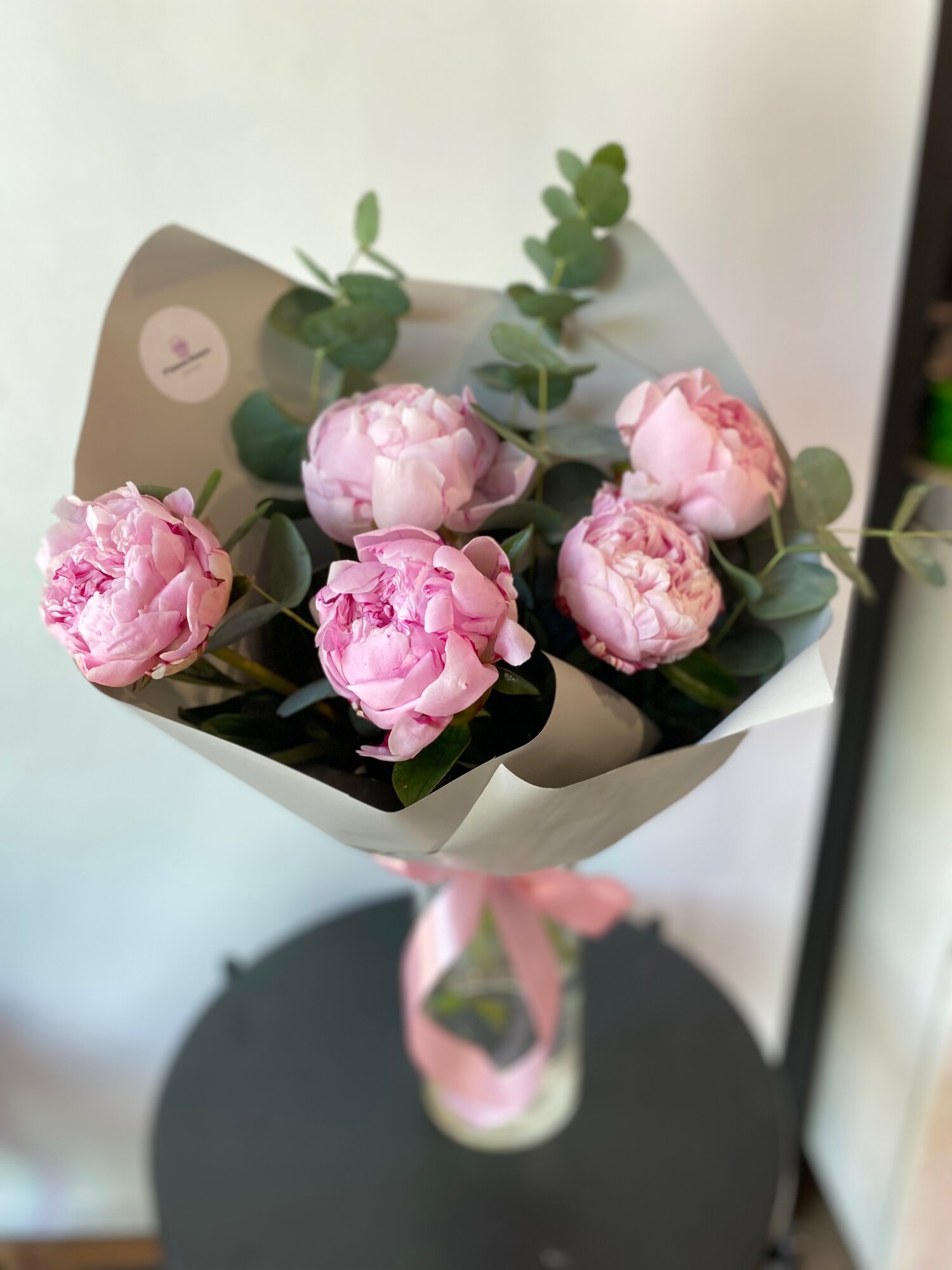 Букет из 5 пионов