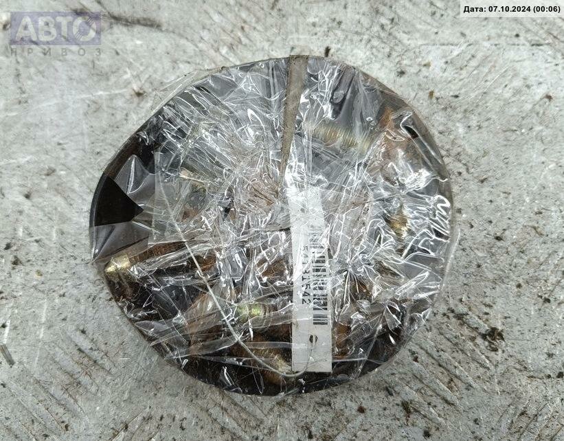 Болт крепления Volkswagen Passat B3