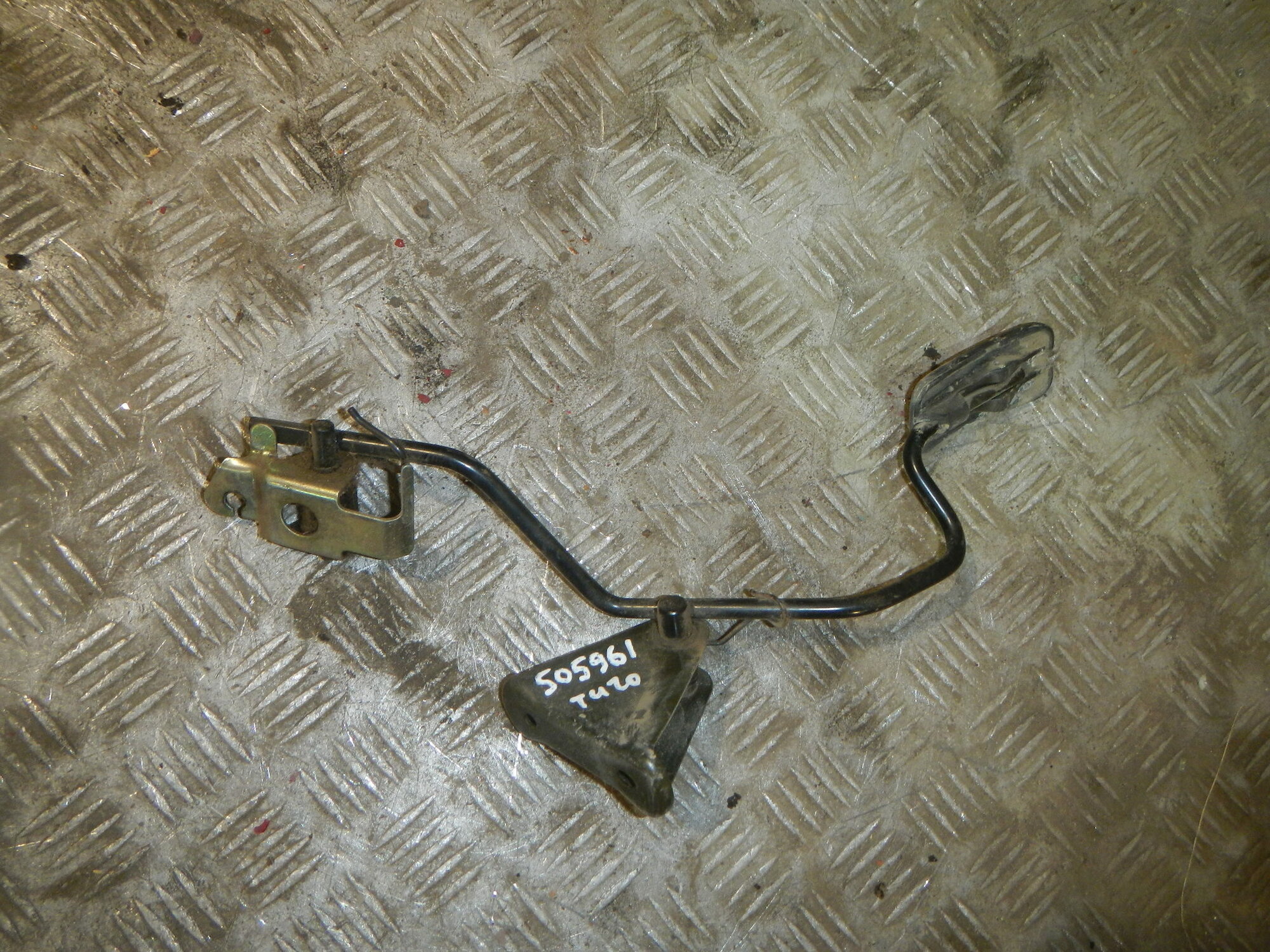 Б/У Педаль газа, Chery (Чери)-TIGGO (T11) (05-16) Chery TIGGO (T11) (05-16) Без повреждений. 505961 CHERY арт. T111108010BA