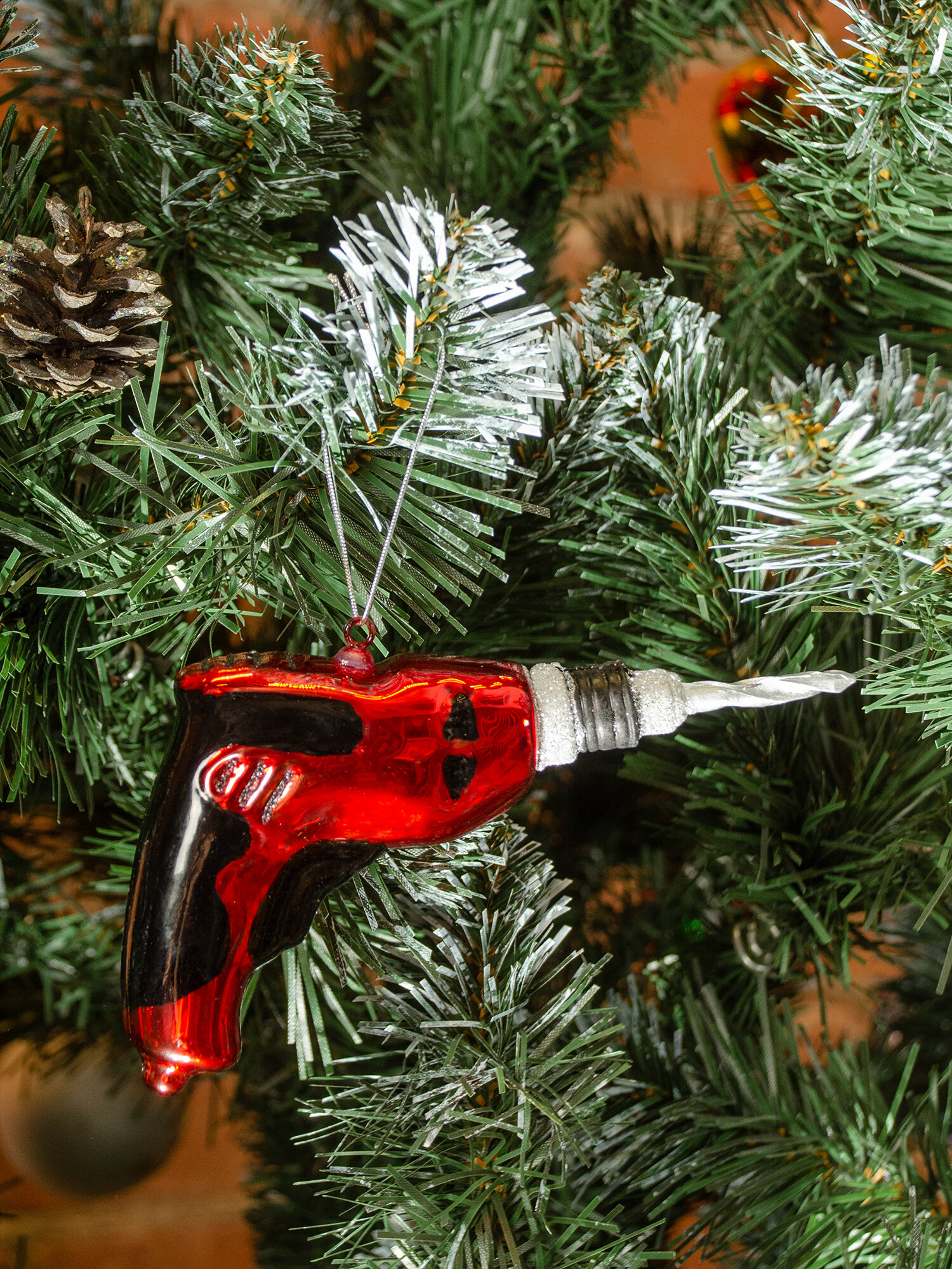 Стеклянная новогодняя елочная игрушка "UltraMarin" 129-LN НГ Дрель 1 шт.