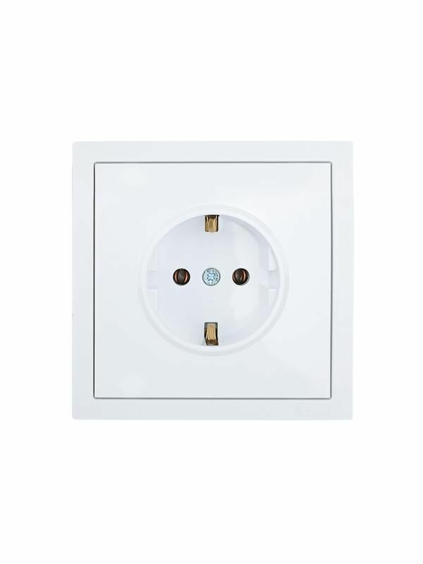 Розетка 1-мест. с/з ПБТ СП ZIMA безвинт. зажим бел. LEZARD 704-0288-122BQC