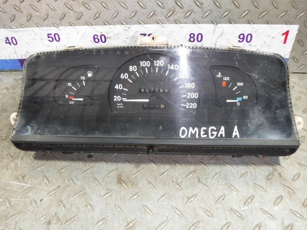 Панель приборов Opel Omega A 90213884