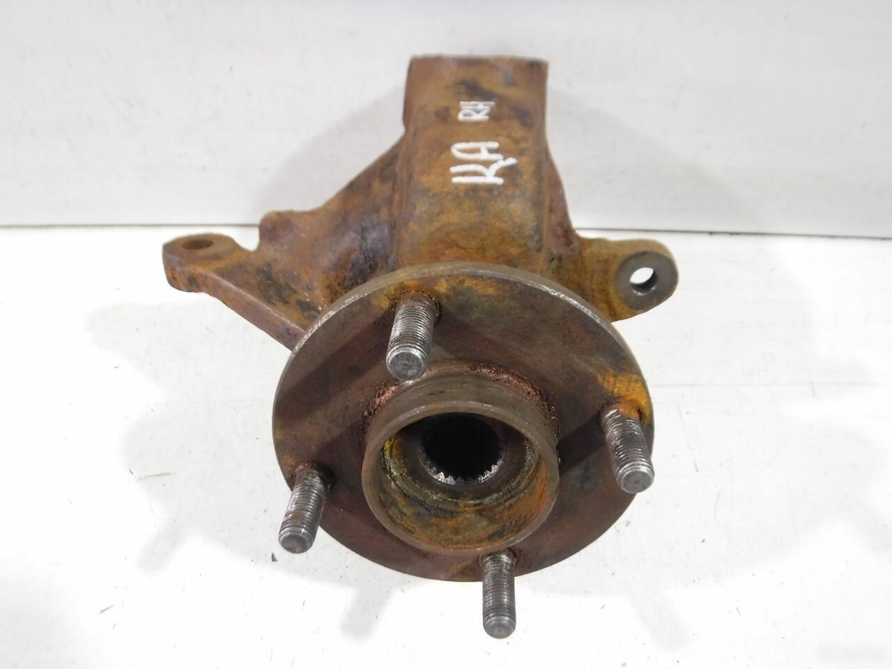 Кулак поворотный передний правый Ford Ka I (1996—2008) 1061338