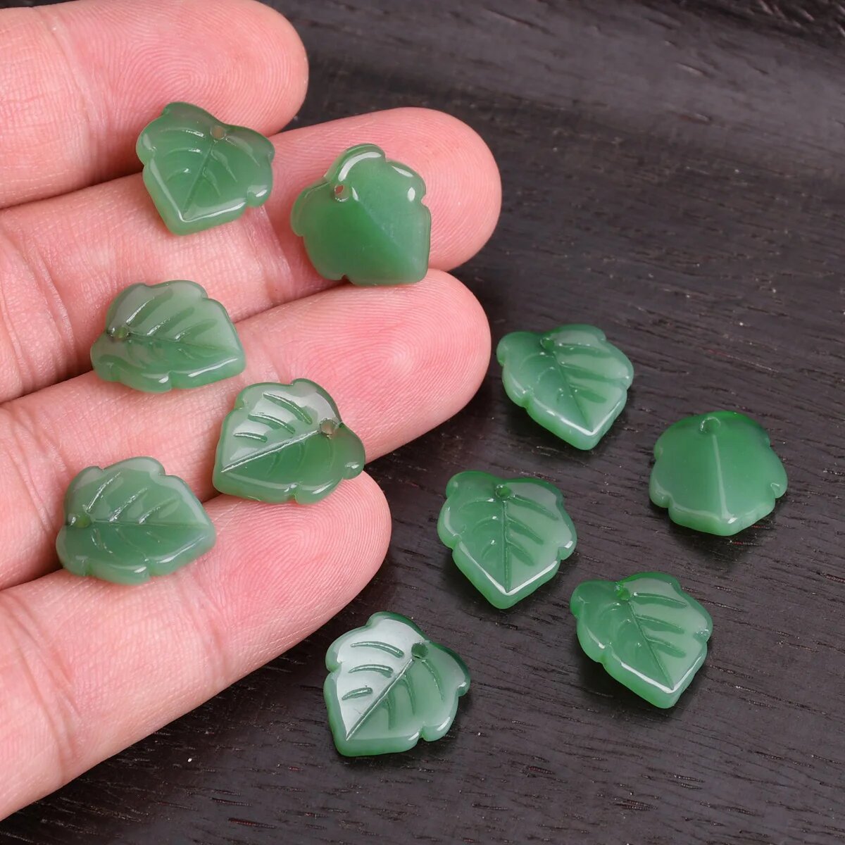 Бусины из стекла Siancolary, зеленые, листы, 10 шт. Изумрудный, Green