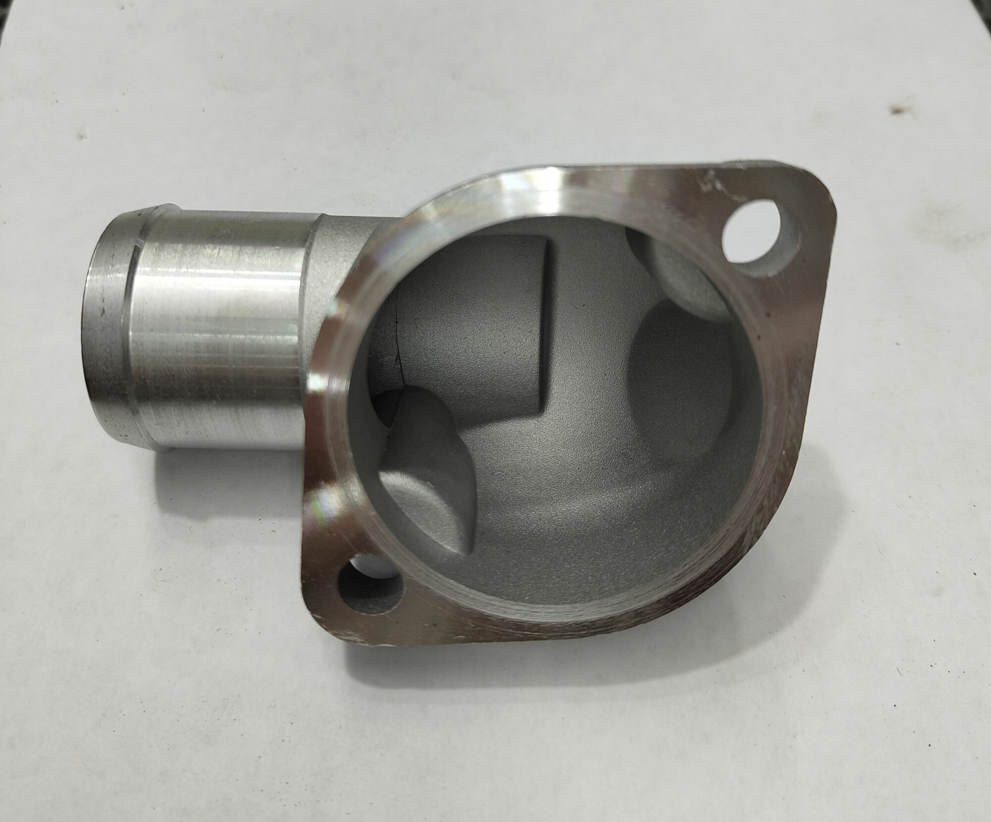 Крышка корпуса термостата Great Wall Wingle 3 [2.2 8V 5MT пикап 4X4 бензин] SMD159638