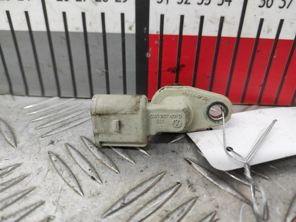 Датчик распредвала Volkswagen Polo 4 030907601E арт. 2206509