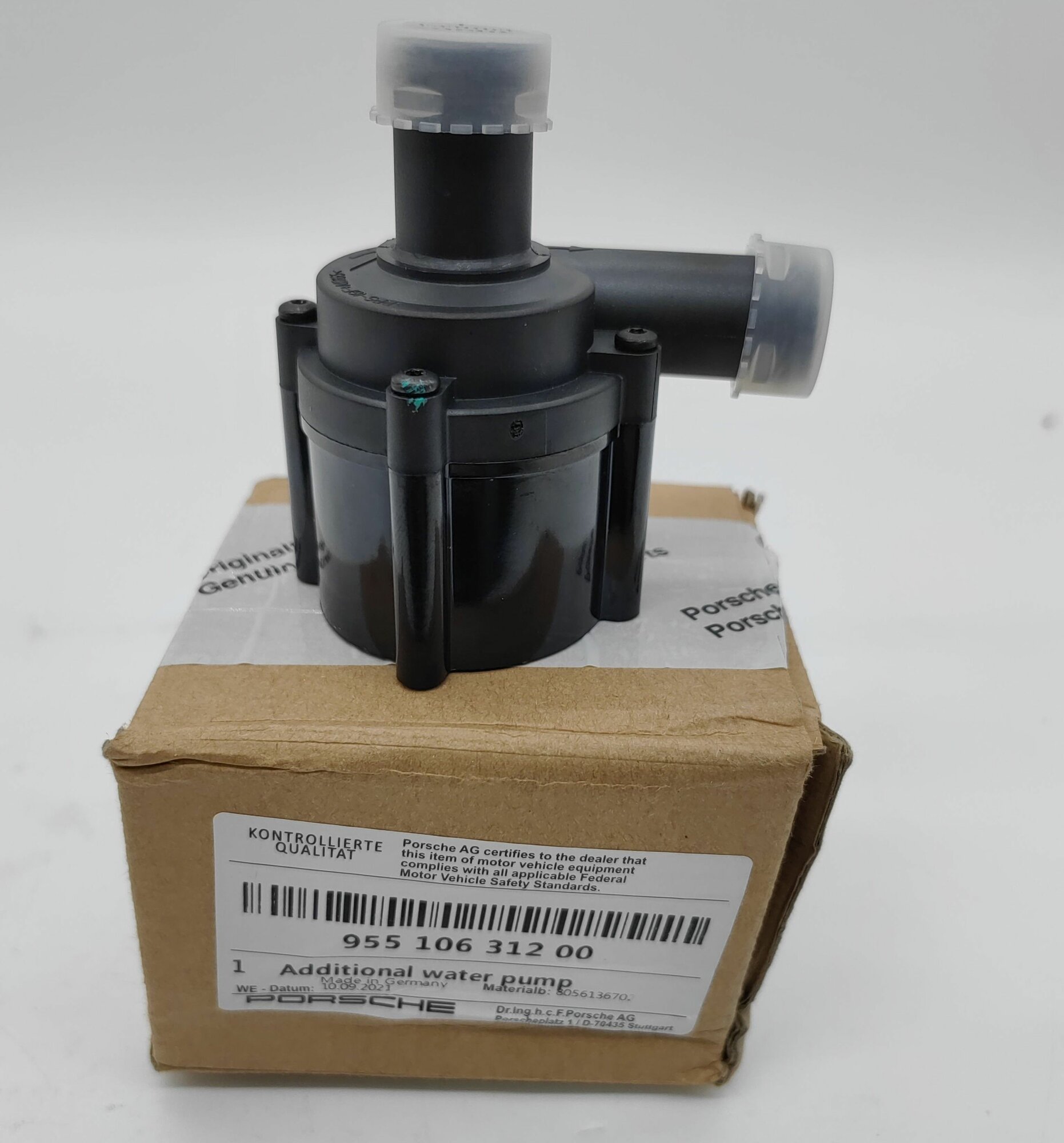 Насос водяной 95510631200 Porsche Cayenne, Audi Q7 Q5, VW Touareg