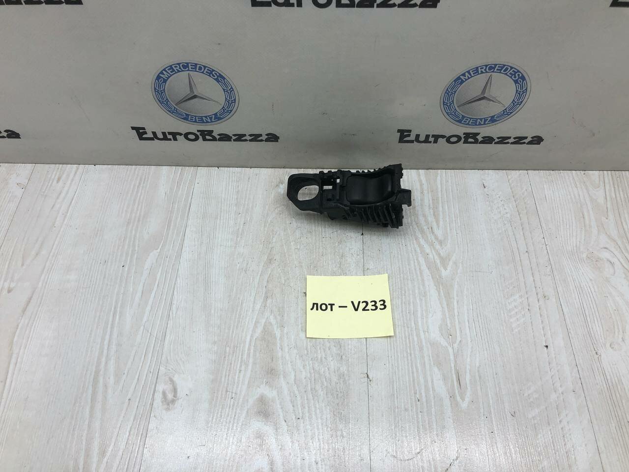 Ручка блокировки сдвижной двери Mercedes W906 A9067600361