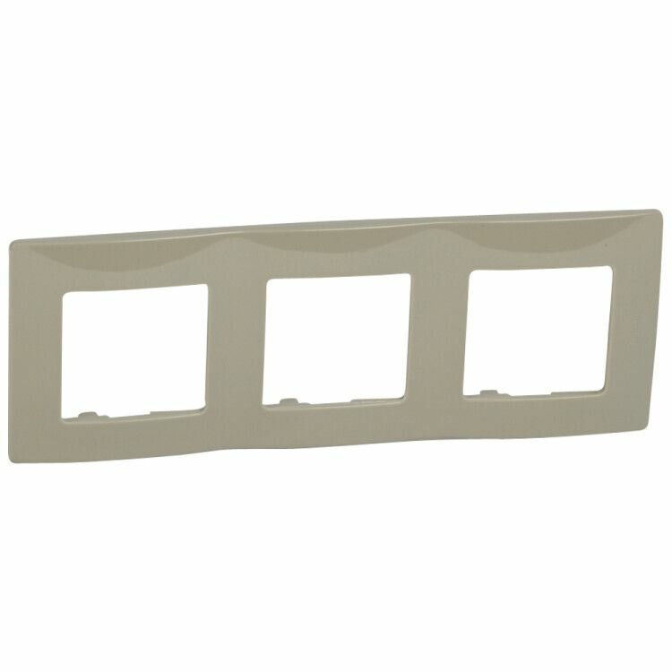 Рамка трехпостовая / 3 местная / трехместная светлая галька Etika