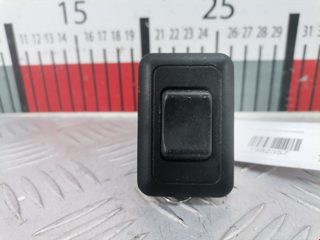 Кнопка стеклоподъемника Volvo 850 03838658 арт. 1982357
