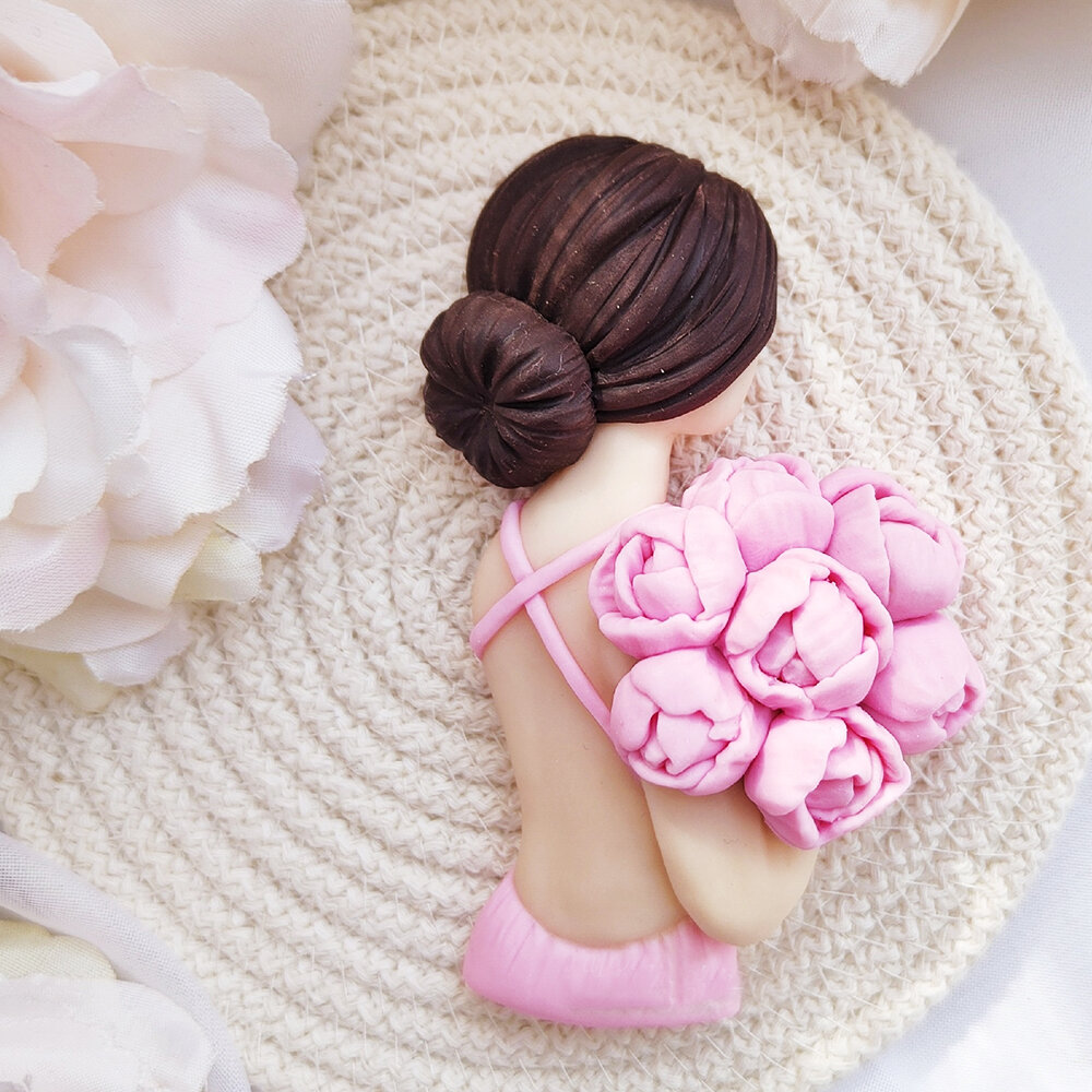 Силиконовая форма для мыла VJ Molds Девушка с букетом. Фигурка 2D. Молд для творчества, кондитеров, мыловарения.