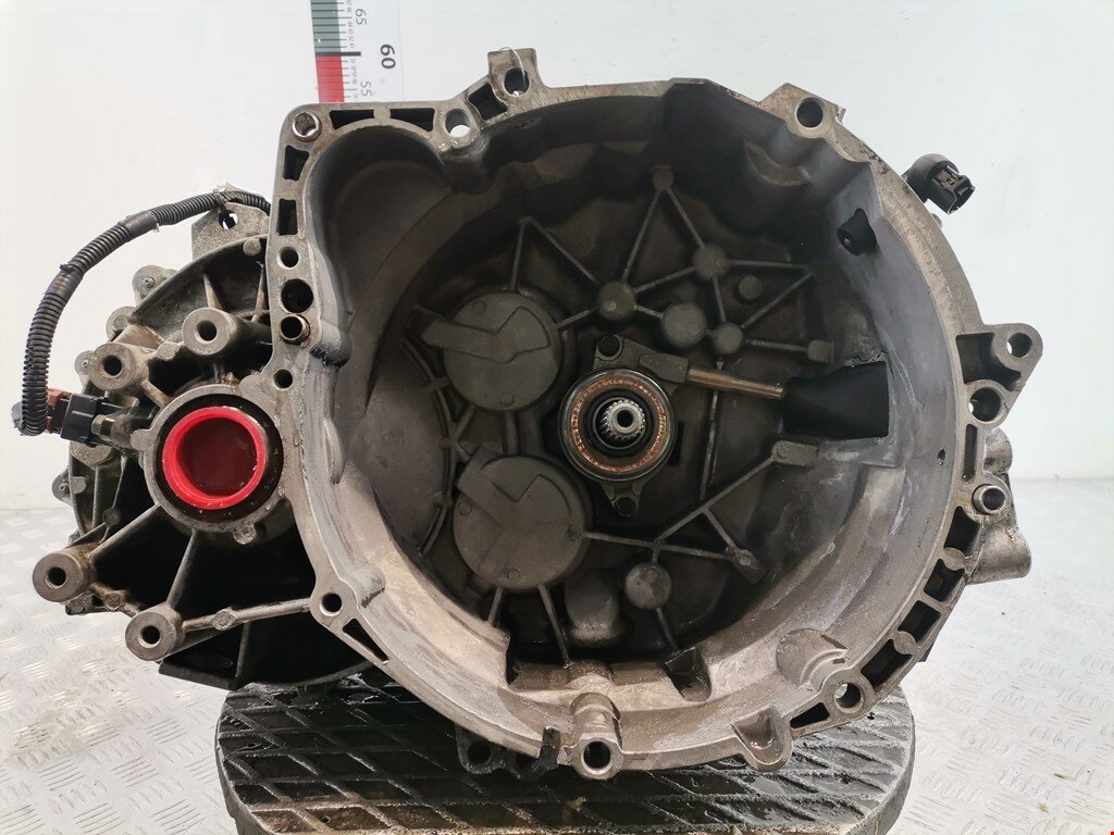 КПП 5ст (механическая коробка) Mitsubishi Carisma 1023678 арт. 1821492