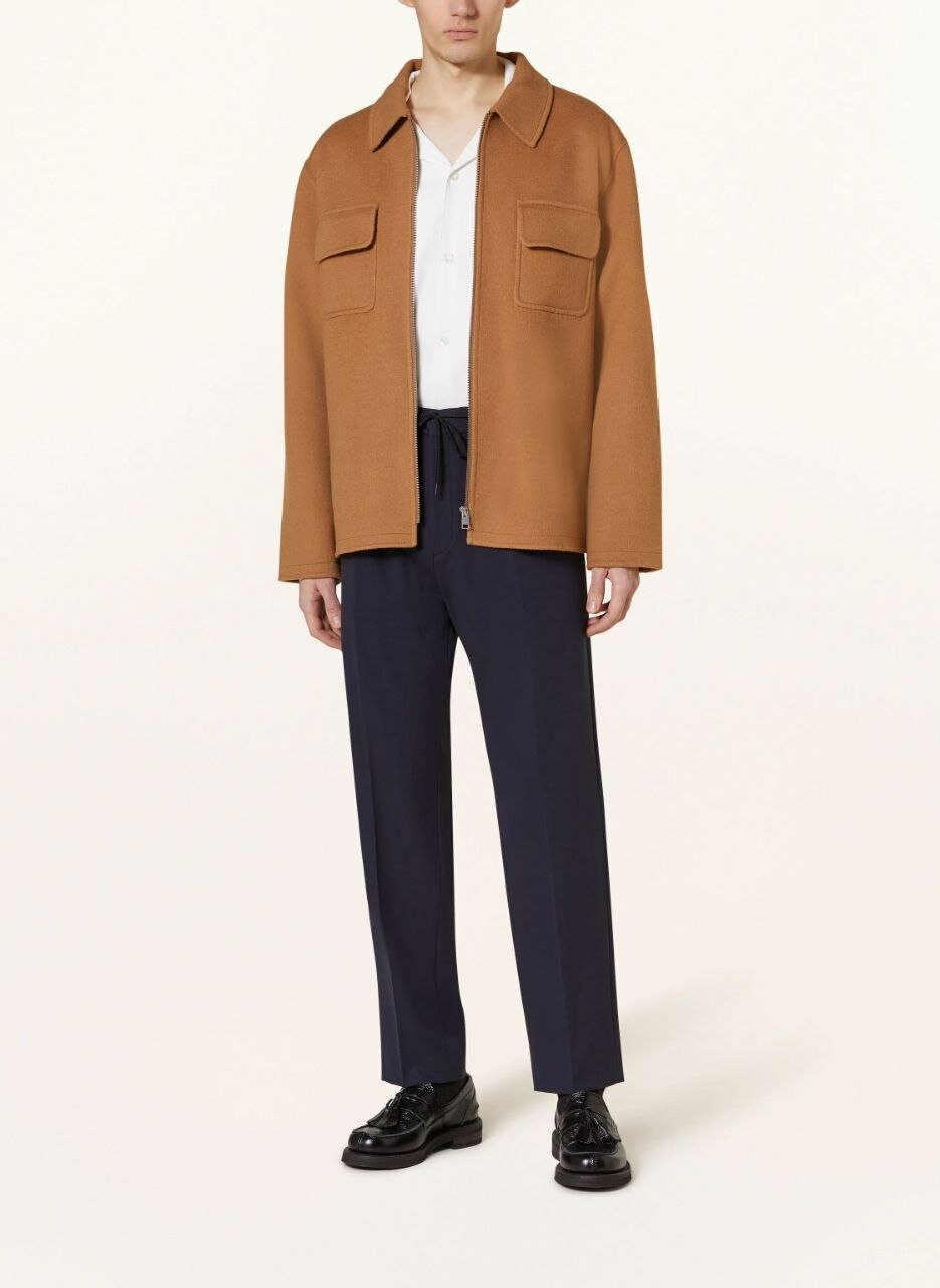 Брюки чинос