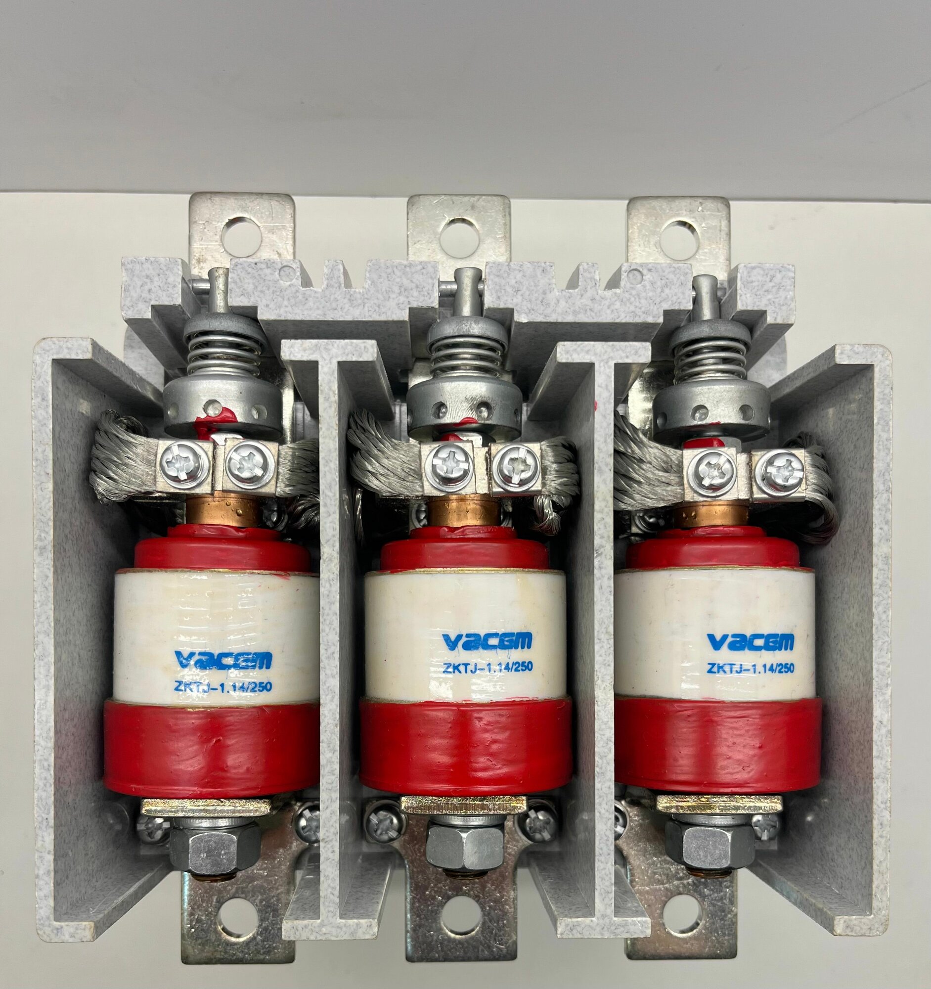 Контактор вакуумный ВК49-250А У3, 3п, 250A, 220B, Арт: TVC-49-0250-220.