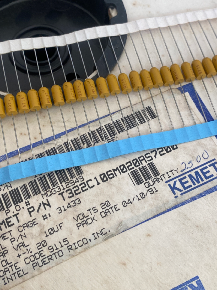 KEMET T322C106M020AS7200 10UF20V Осевой танталовый конденсатор 10шт цена