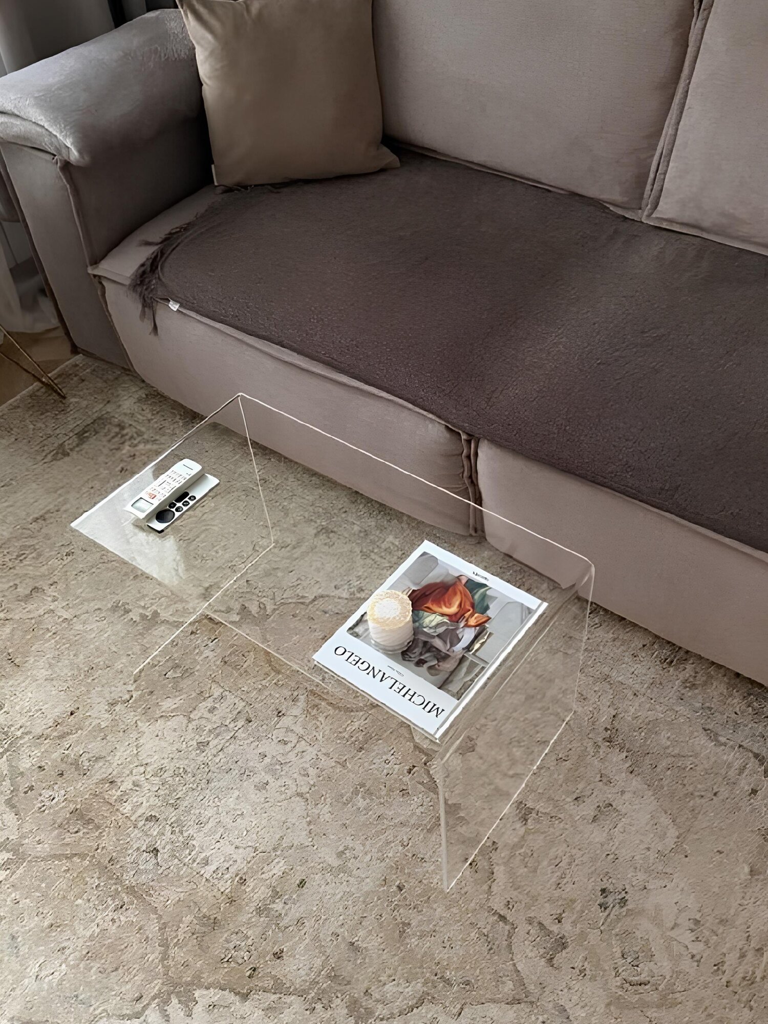 Декоративный журнальный столик из оргстекла 8мм 70*40*35