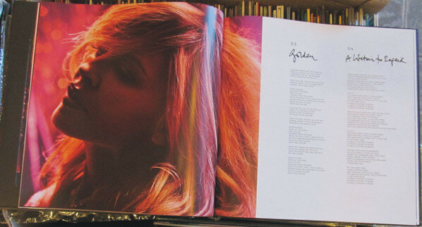 Kylie - Golden (Deluxe Edit) (Box set) (LP + CD) — фото 1