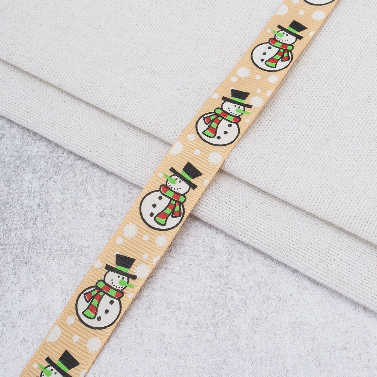 Лента декоративная для упаковки подарков, репсовая, с рисунком 'Снеговики', 1 см х 45,72 м, цвет золотистый