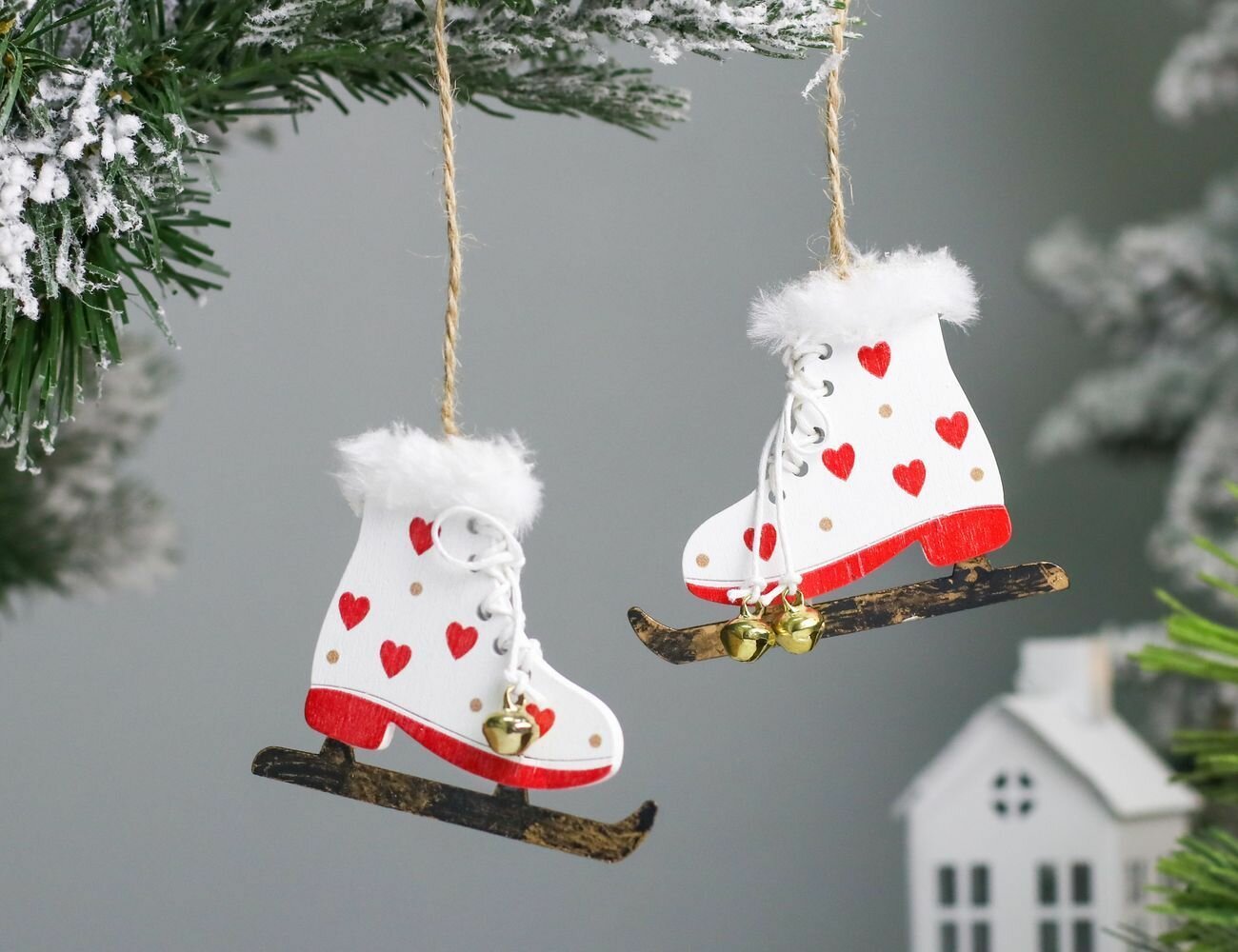Подвесное украшение коньки 'новогодняя сказка', дерево, белые, 7 см, Breitner 22-2202-2