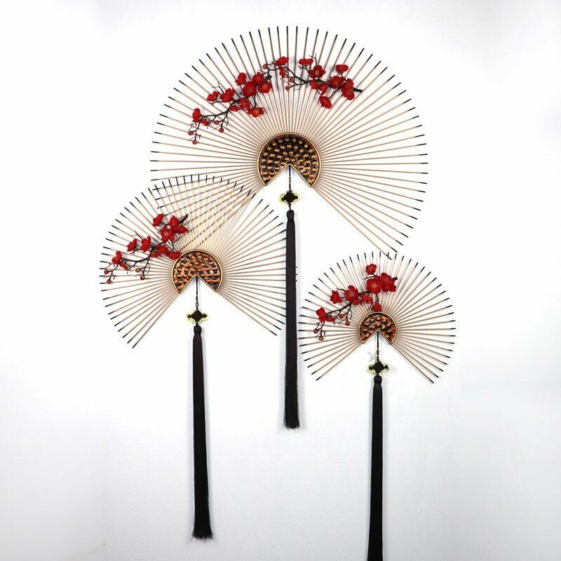 Новая китайская стильная железная художественная настенная декорация в виде веера с цветами сливы, подвесное изделие для гостиной, дивана, телевизора, входной стены, креативное подвесное украшение, легкая роскошь