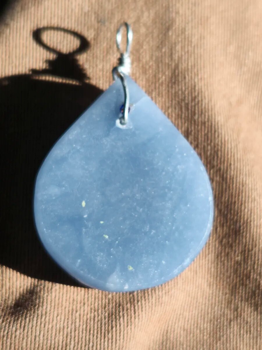 Ангелит природный подвеска в форме: капля, 20 г