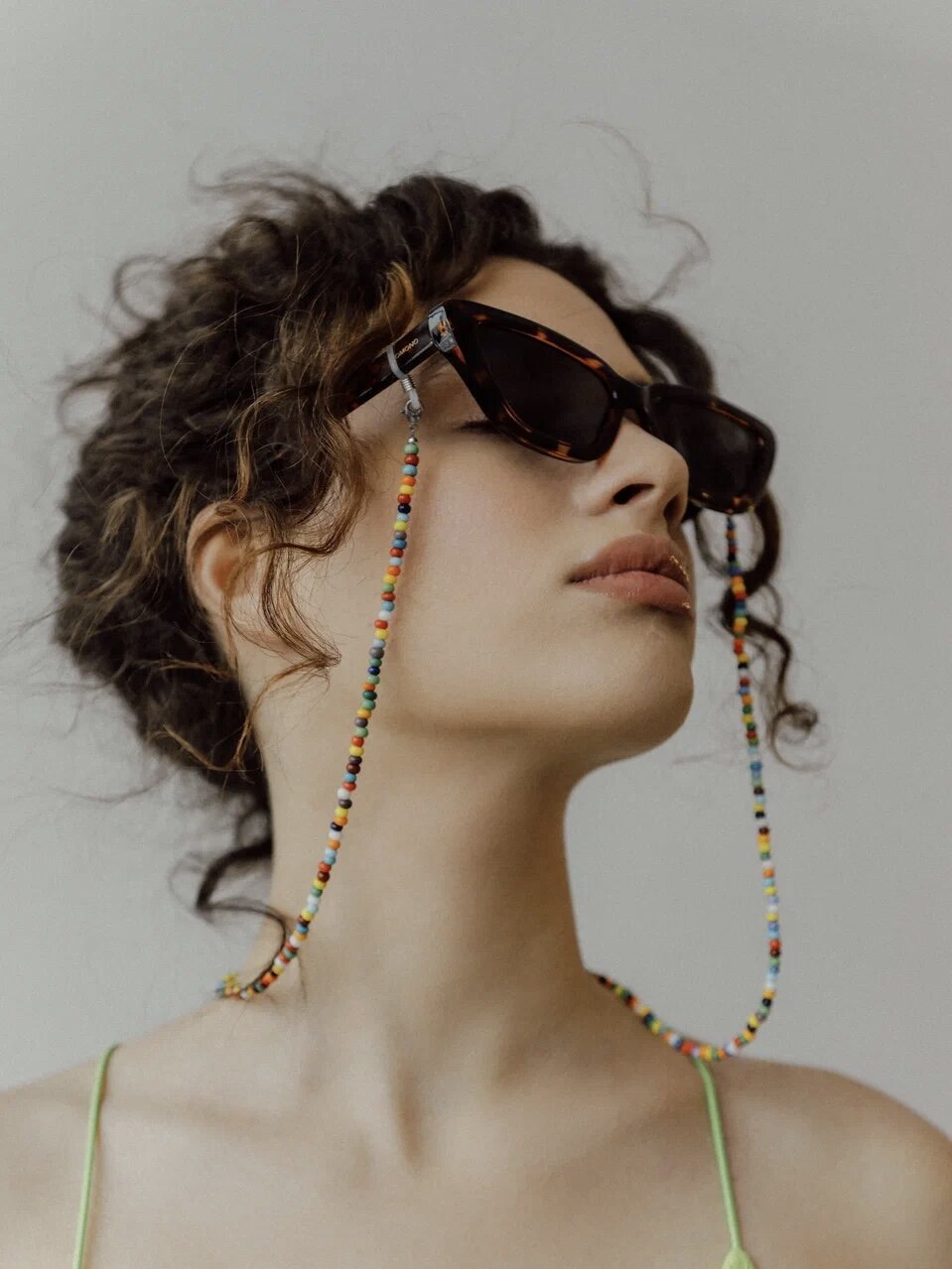 Держатель для очков из разноцветного чешского бисера «Радуга»