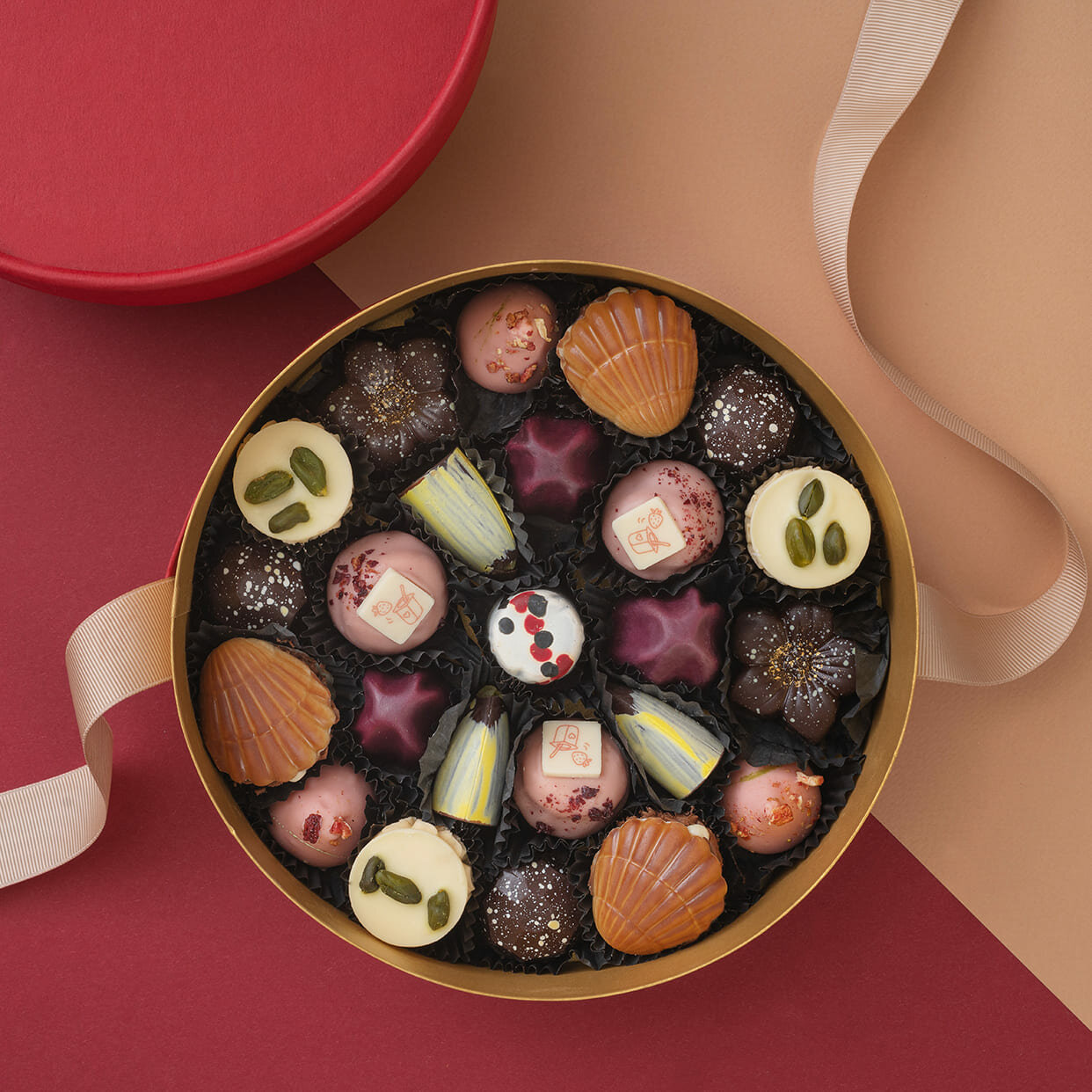 Подарочный шоколадный набор конфет Frenchkiss "Акцент" в виде круга