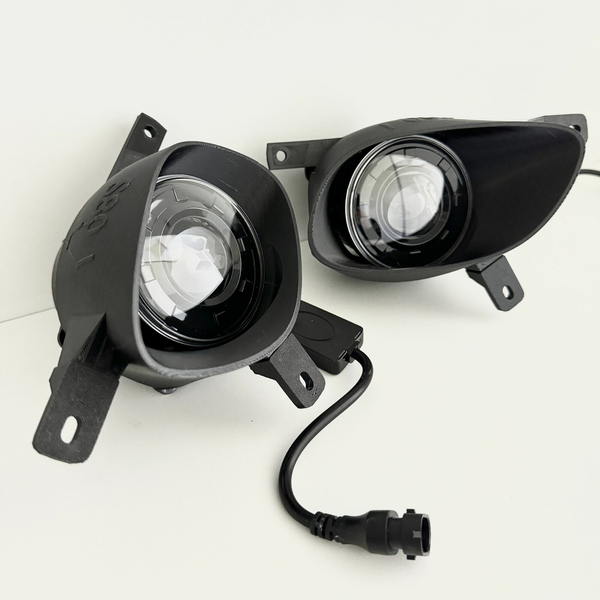 LED Laser Противотуманные фары (с линзой) для Volvo S80 1 поколение (1998-2006 г. в.), с чёткой светотеневой границей и регулировкой по высоте