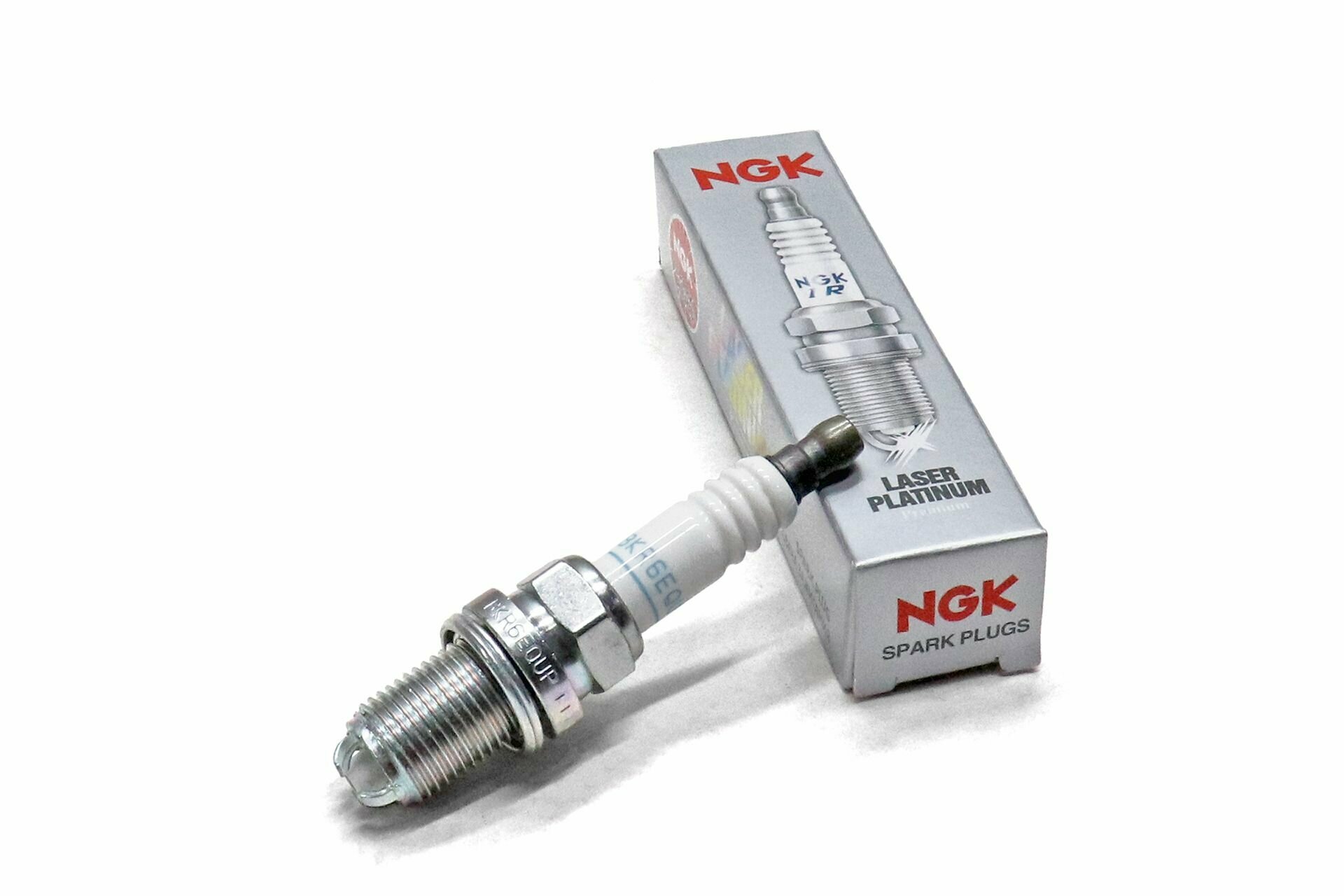Свеча зажигания Audi A6, A8, BMW E36, E46, E34, E39, E60, E38 1.4-5.4i