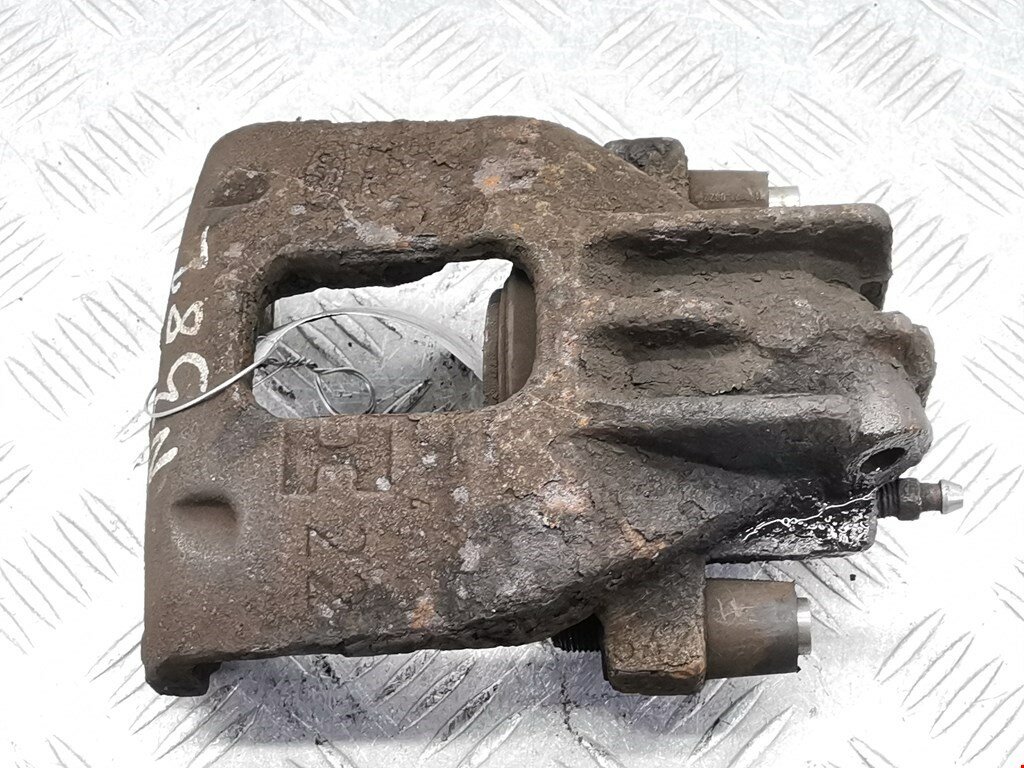 Суппорт задний правый Ford Focus 1 1478337 арт. 2122122