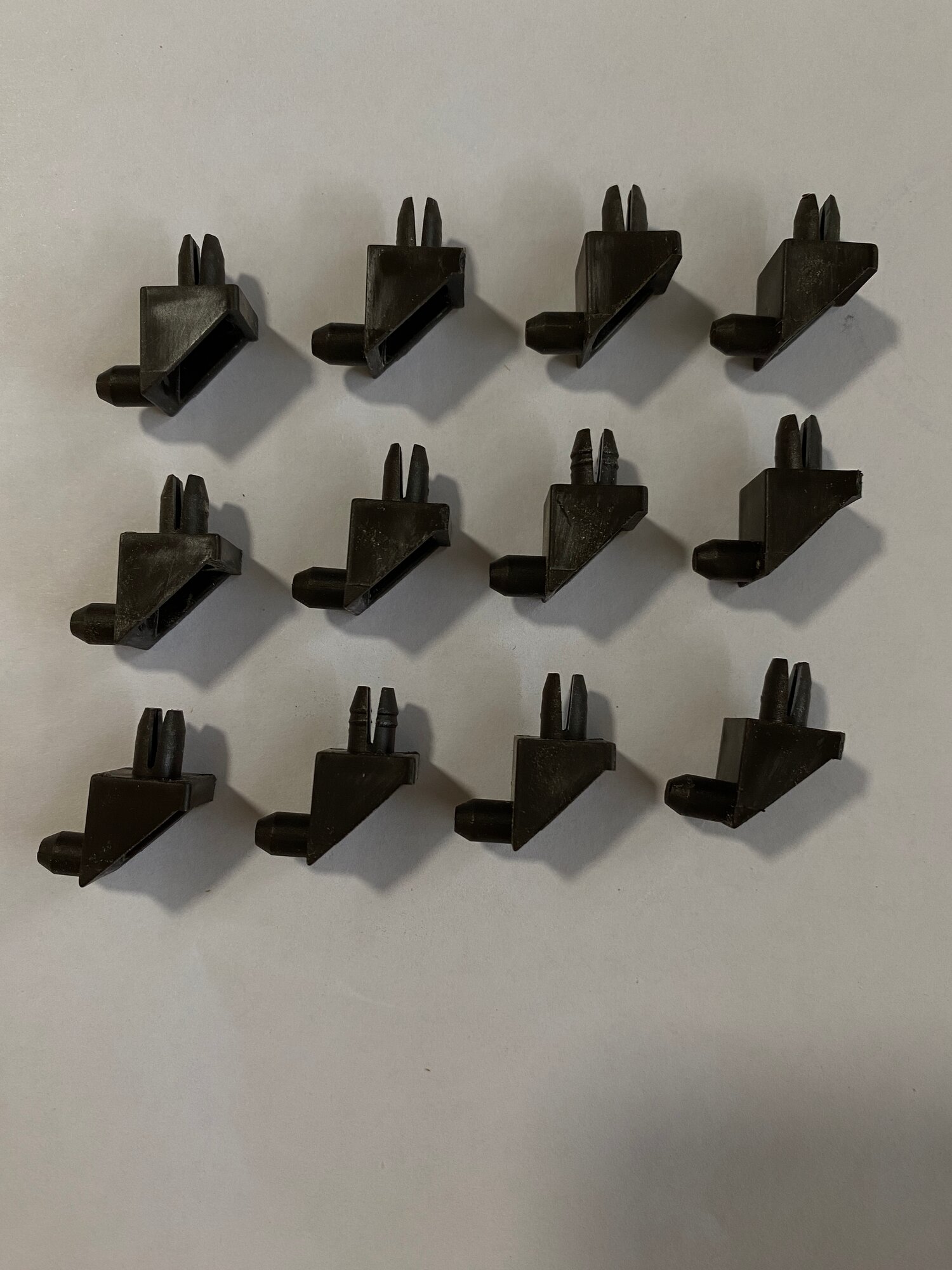 Мебельные полкодержатели для шкафов пакс икеа / 12 шт. / Тёмный шоколад / Металл / Саморезы в комплекте / Пр-во Китай