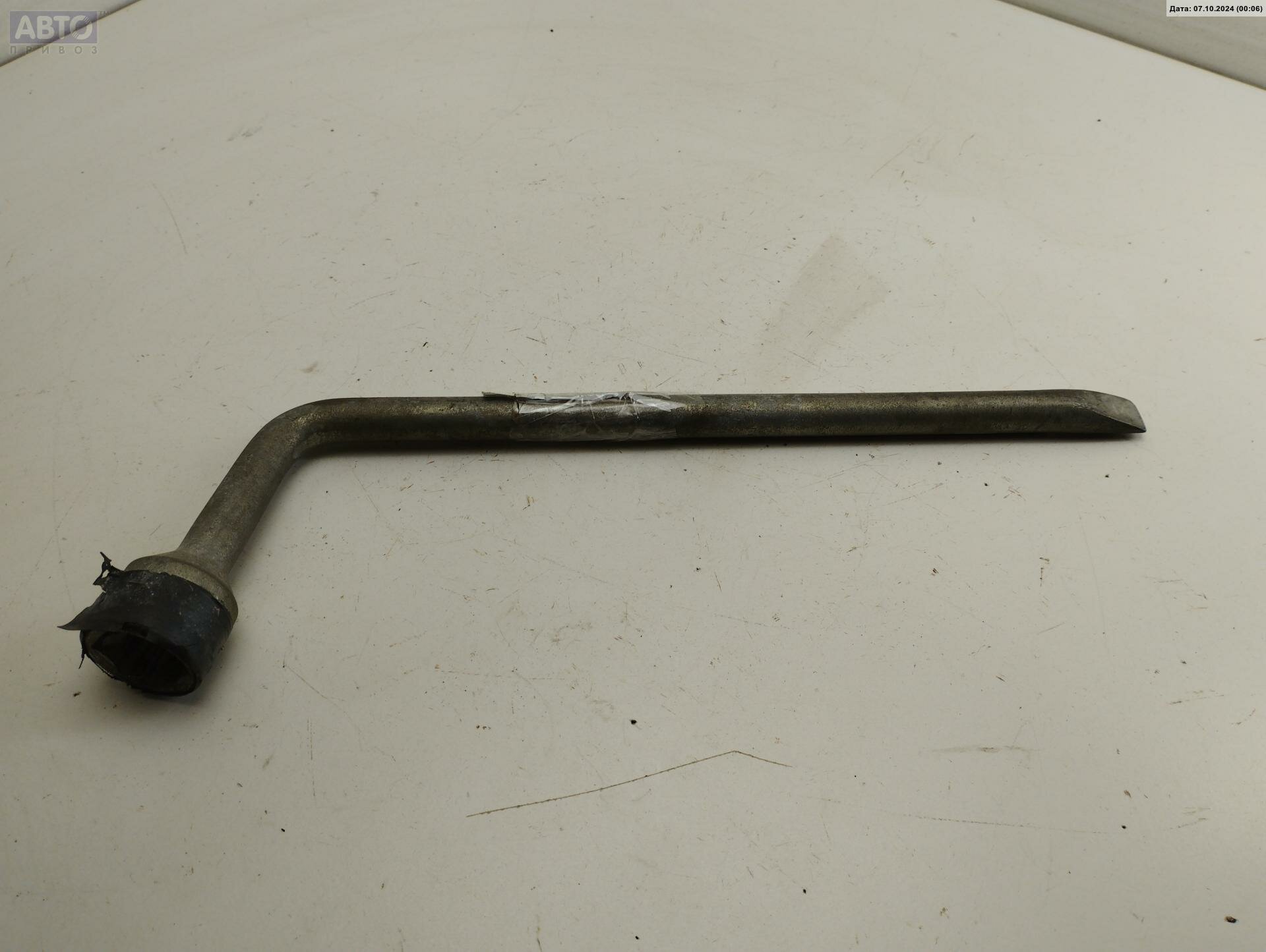 Ключ колесный (балонный) Toyota Corolla Verso