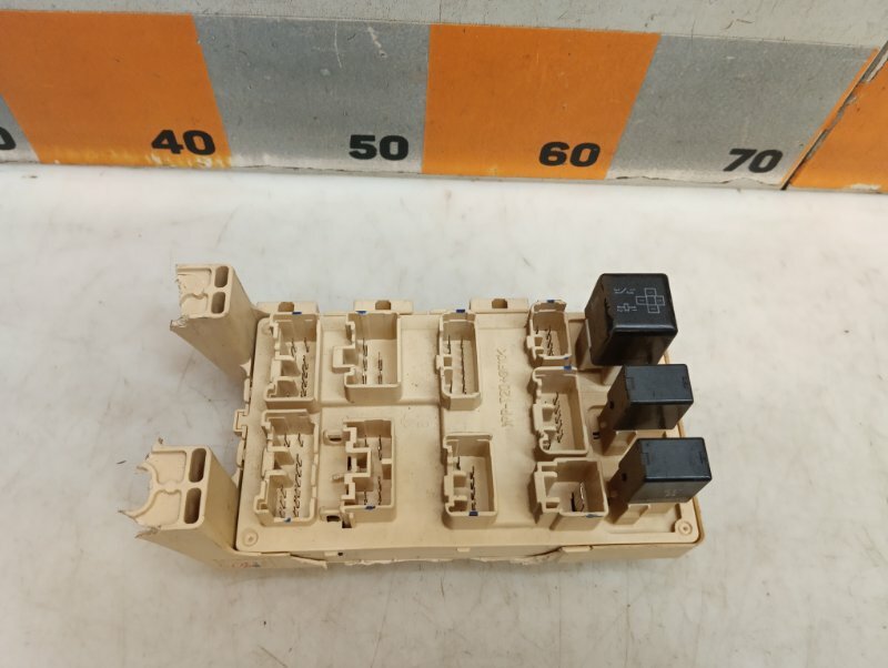 Б/У Лексус RX300 1 Блок предохранителей салонный Lexus RX300 1999 MCU15 338083 TOYOTA арт. 8273248020
