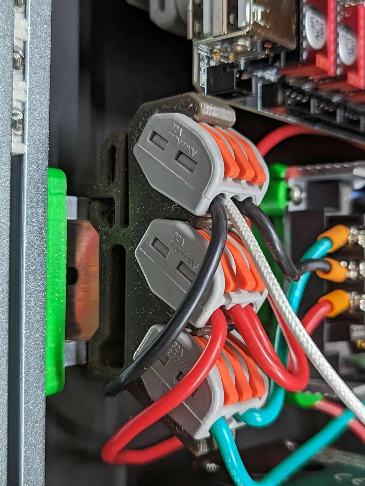 Адаптер тройной на DIN рейку для клемм WAGO 222 и их аналогов, 6 шт, серый