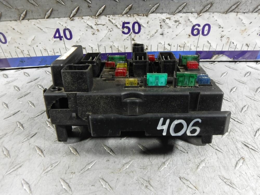 Блок предохранителей Peugeot 406 9646405480