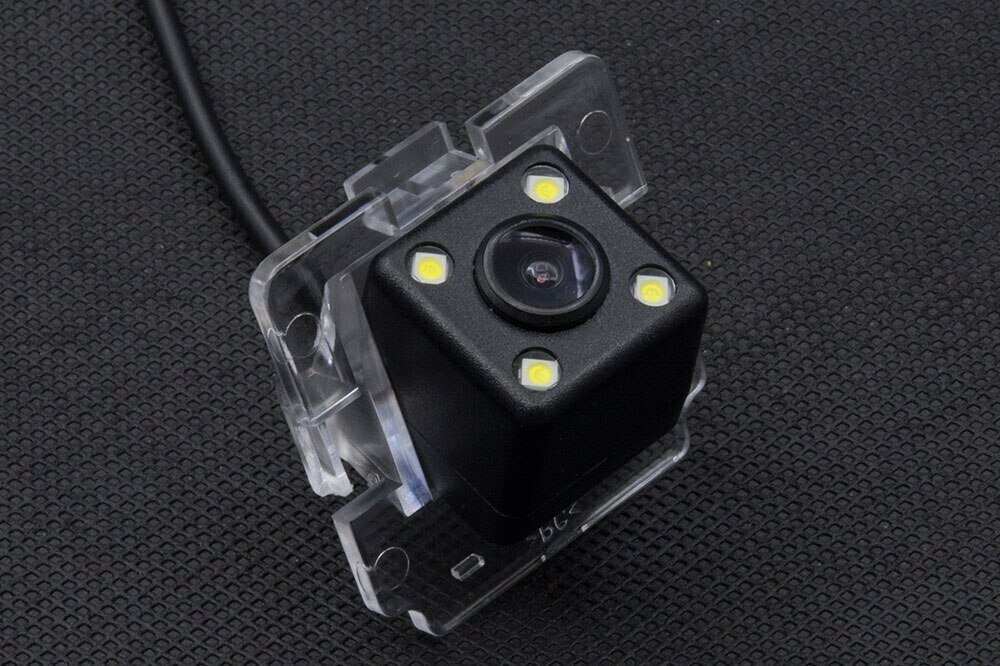 Камера заднего вида Mitsubishi Outlander (06+), Citroen C-Crosser (07+), Peugeot ,