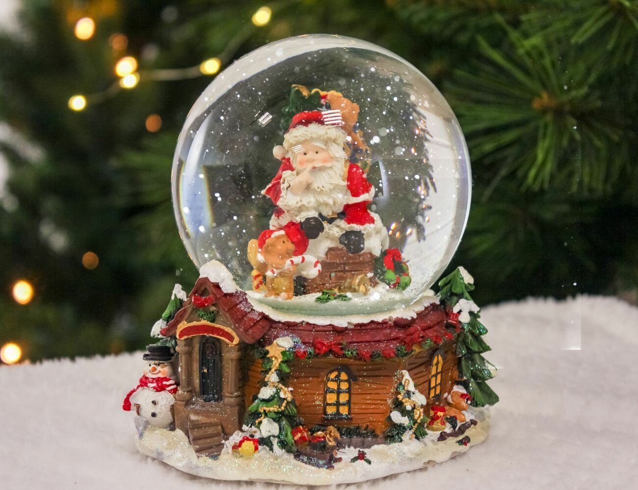 Музыкальный снежный шар санта на крыше, полистоун, стекло, 15 см, Sigro 50-0896