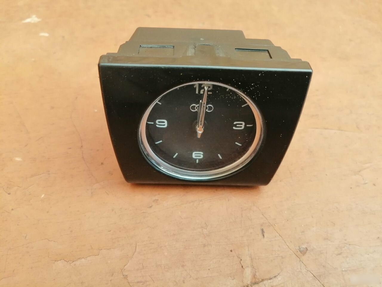 Часы audi A8D4 2010-2017 4H0919204G