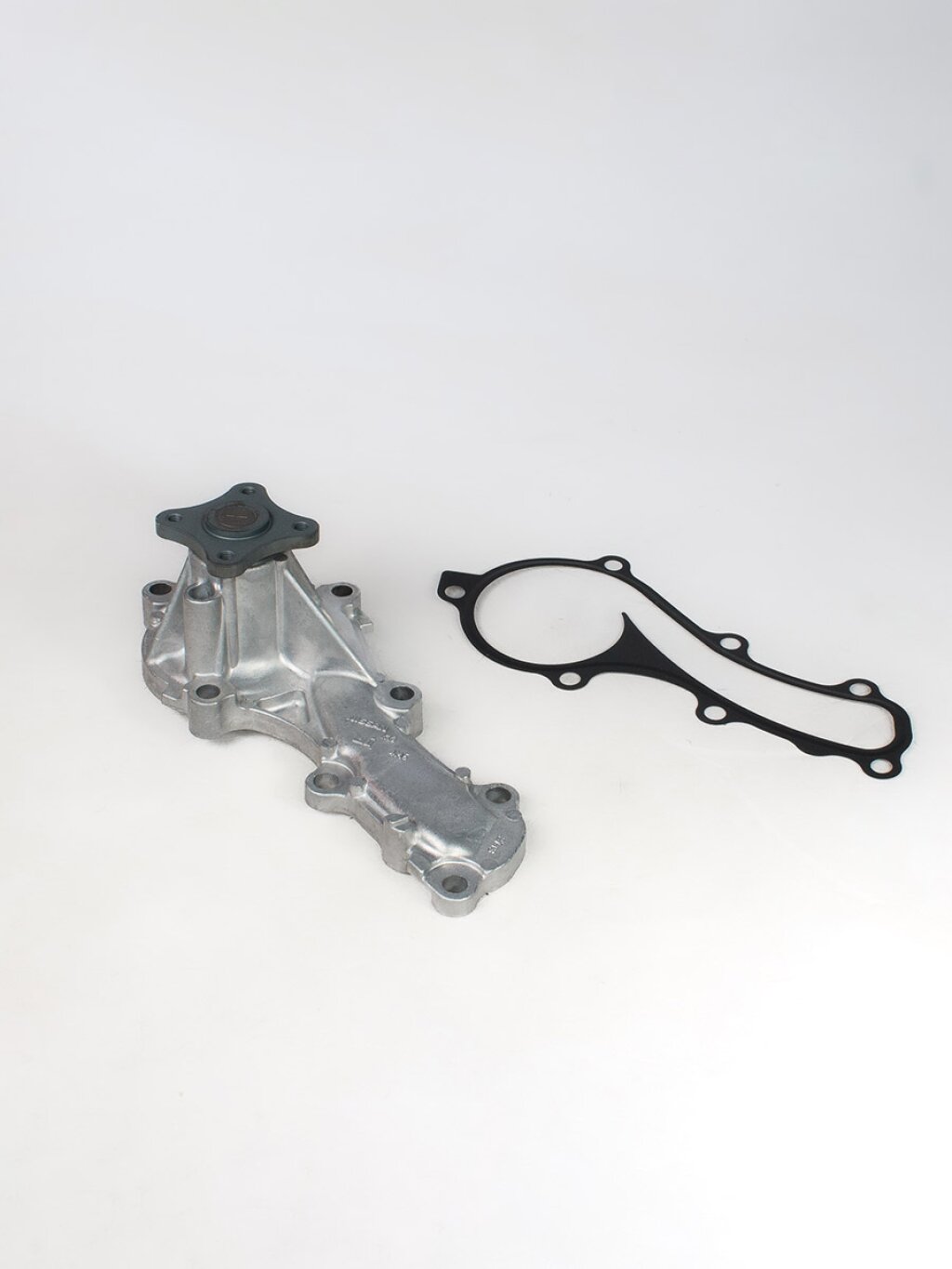 Помпа Nissan 21010-4M526