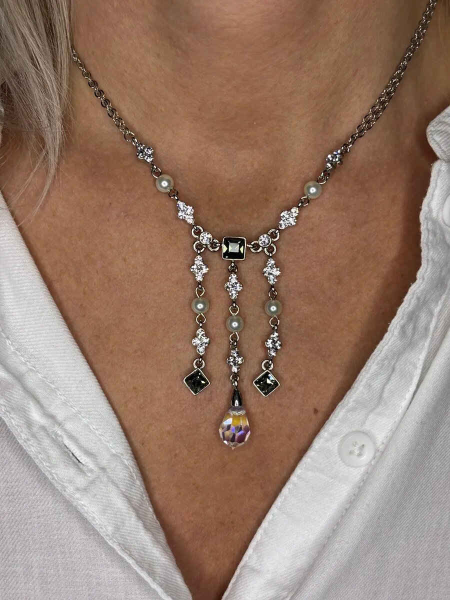 Комплект бижутерии: серьги, колье, стекло